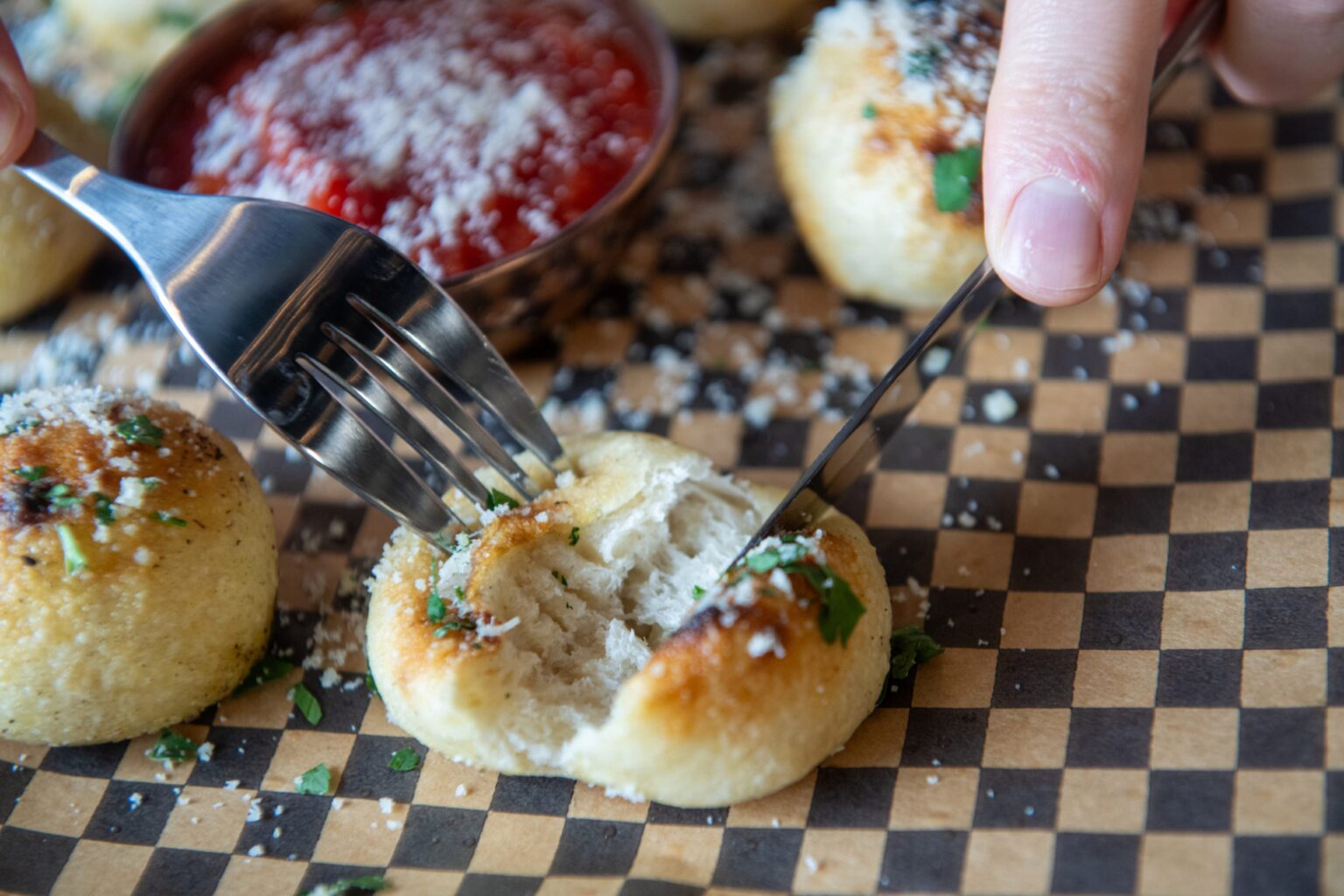The Gaff in Ellon: Did our pizza, garlic balls and cannolis deliver?