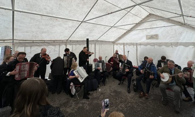 Hundreds turn out for farewell to Ceilidh King Fergie MacDonald