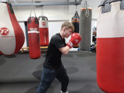 Aberdeen teen boxer stuns Scottish icon's son in Golden Gloves