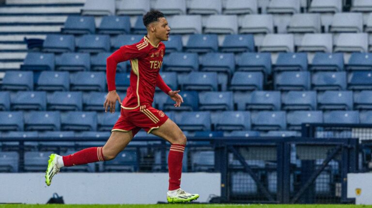 Timothy Akindileni makes move from Aberdeen to QPR