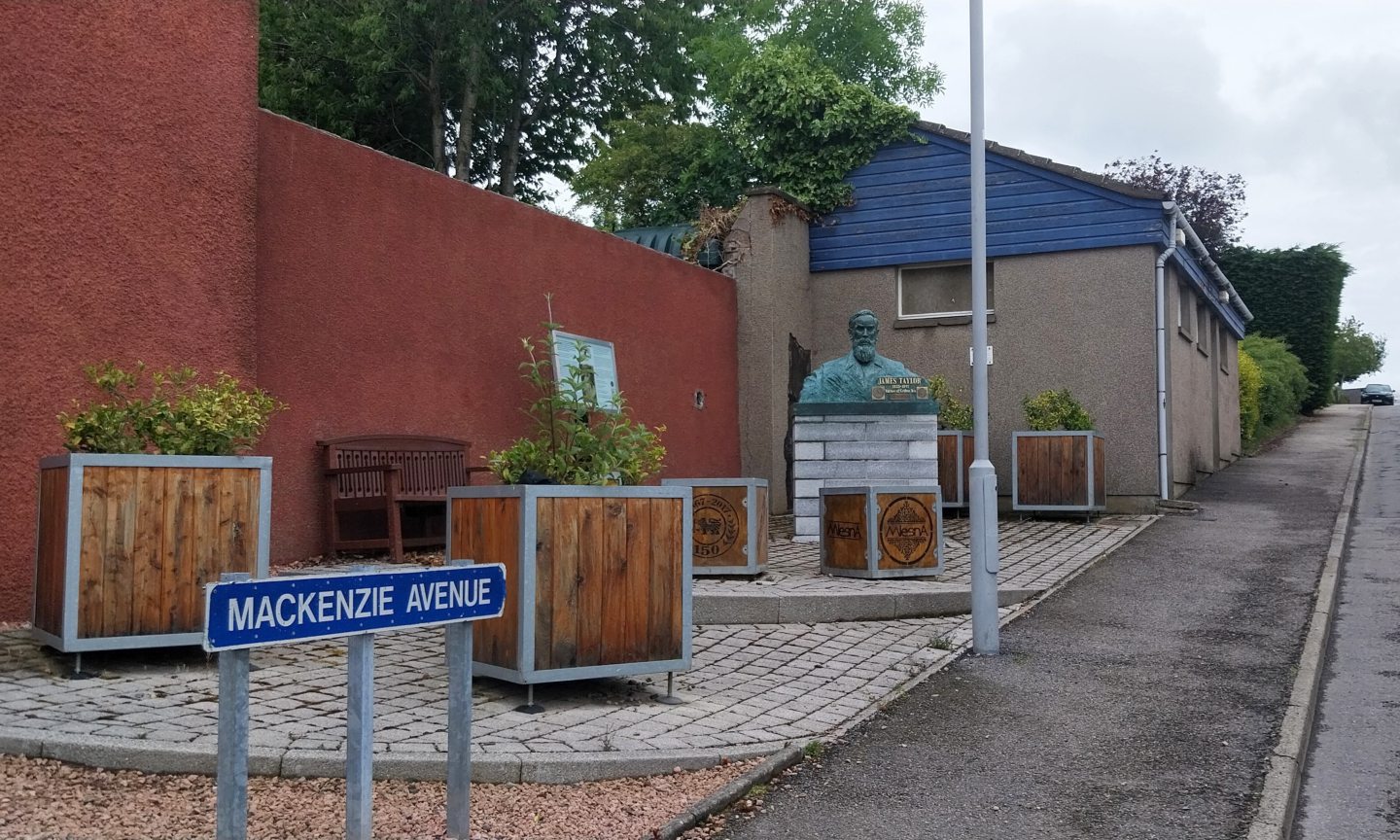 'Eyesore' Auchenblae public toilets to reopen after seven years
