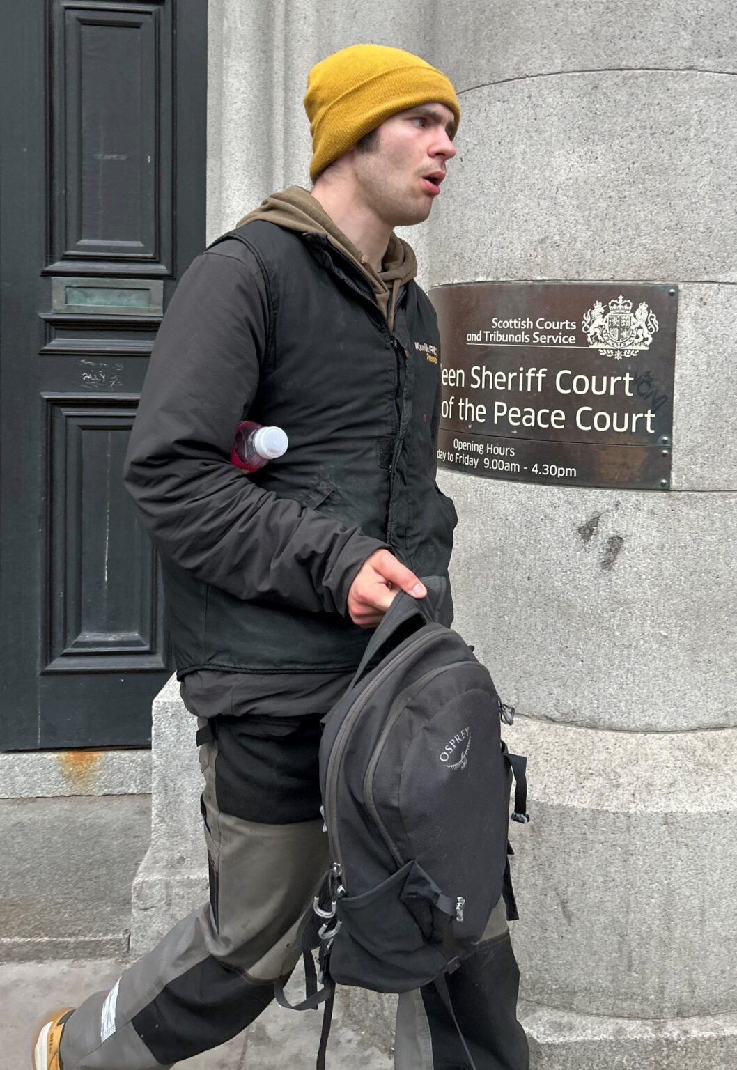 Stranger with 'creepy smile' followed women and girls in Aberdeen