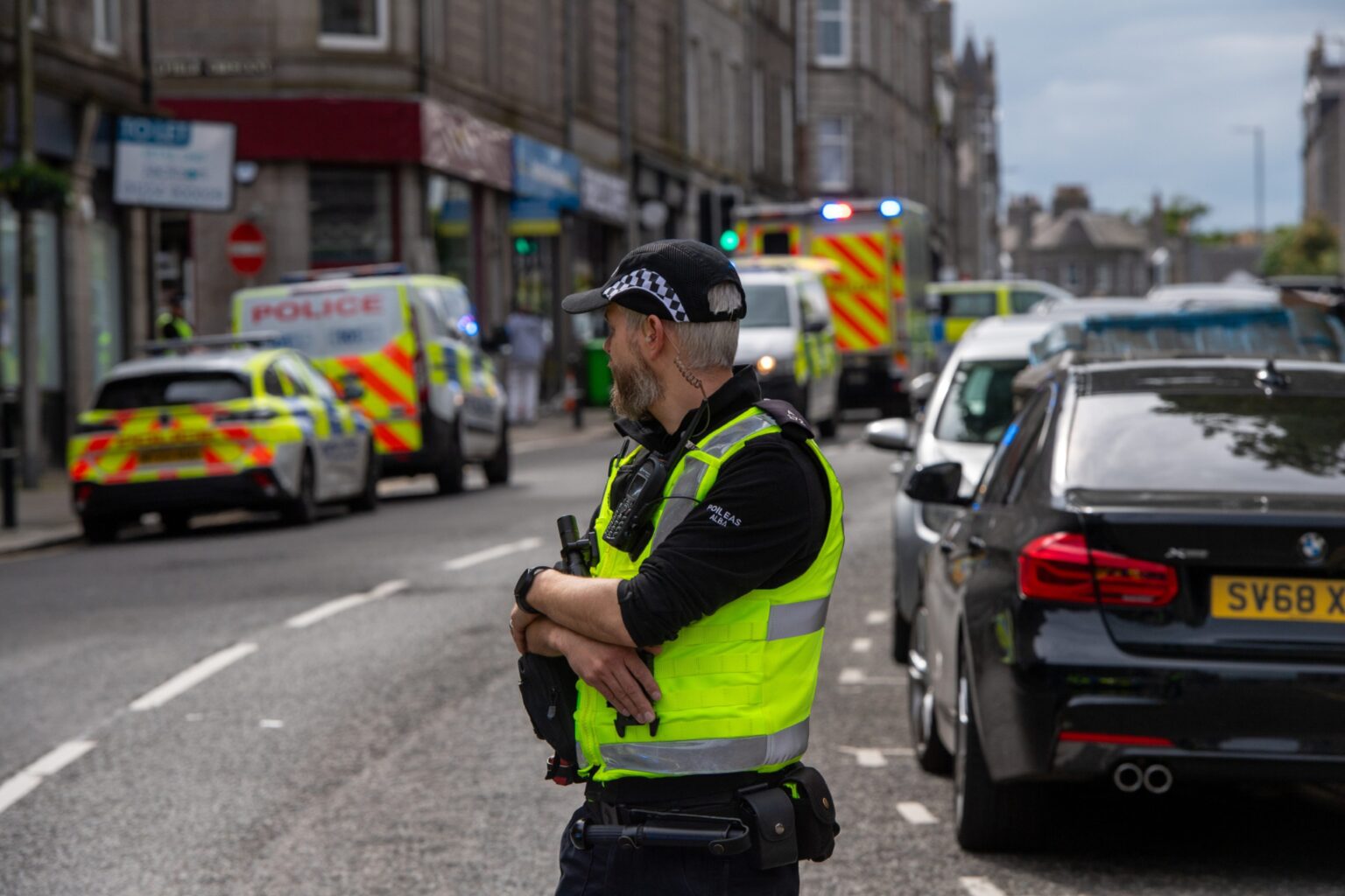 Police cordon off section of Rosemount Place in Aberdeen