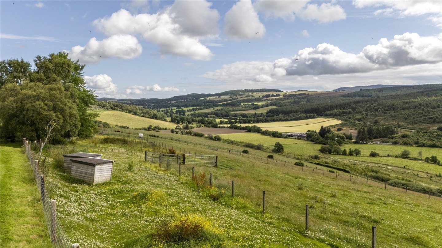Highland farmhouse with its own rooftop terrace and scenic views