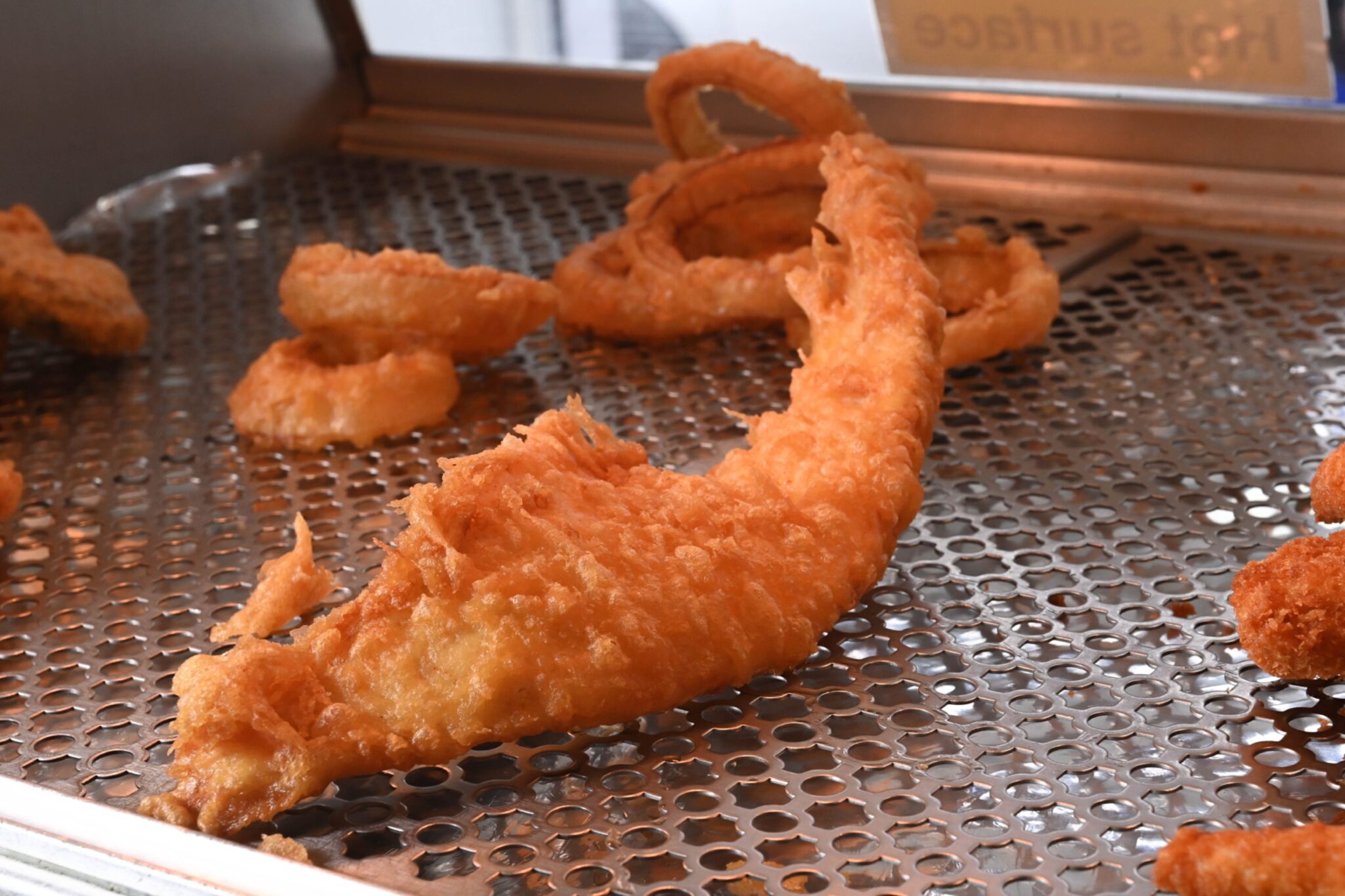 I review the food at Rosemount chipper Fish 'n' Hook