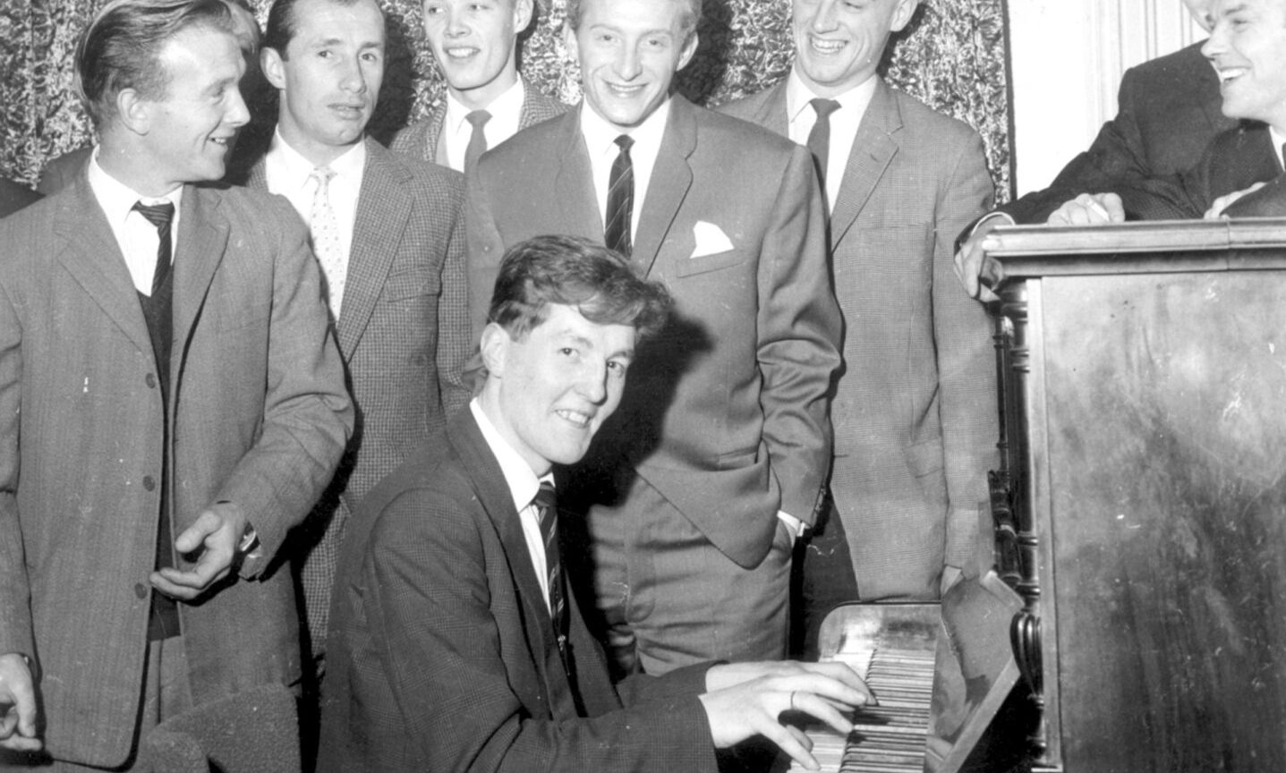 Len Albiston, 83, spreads joy playing piano at Aberdeen hospital