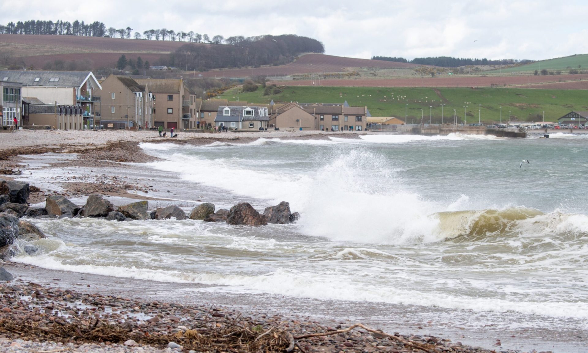 Stonehaven braces for flooding as warning issued