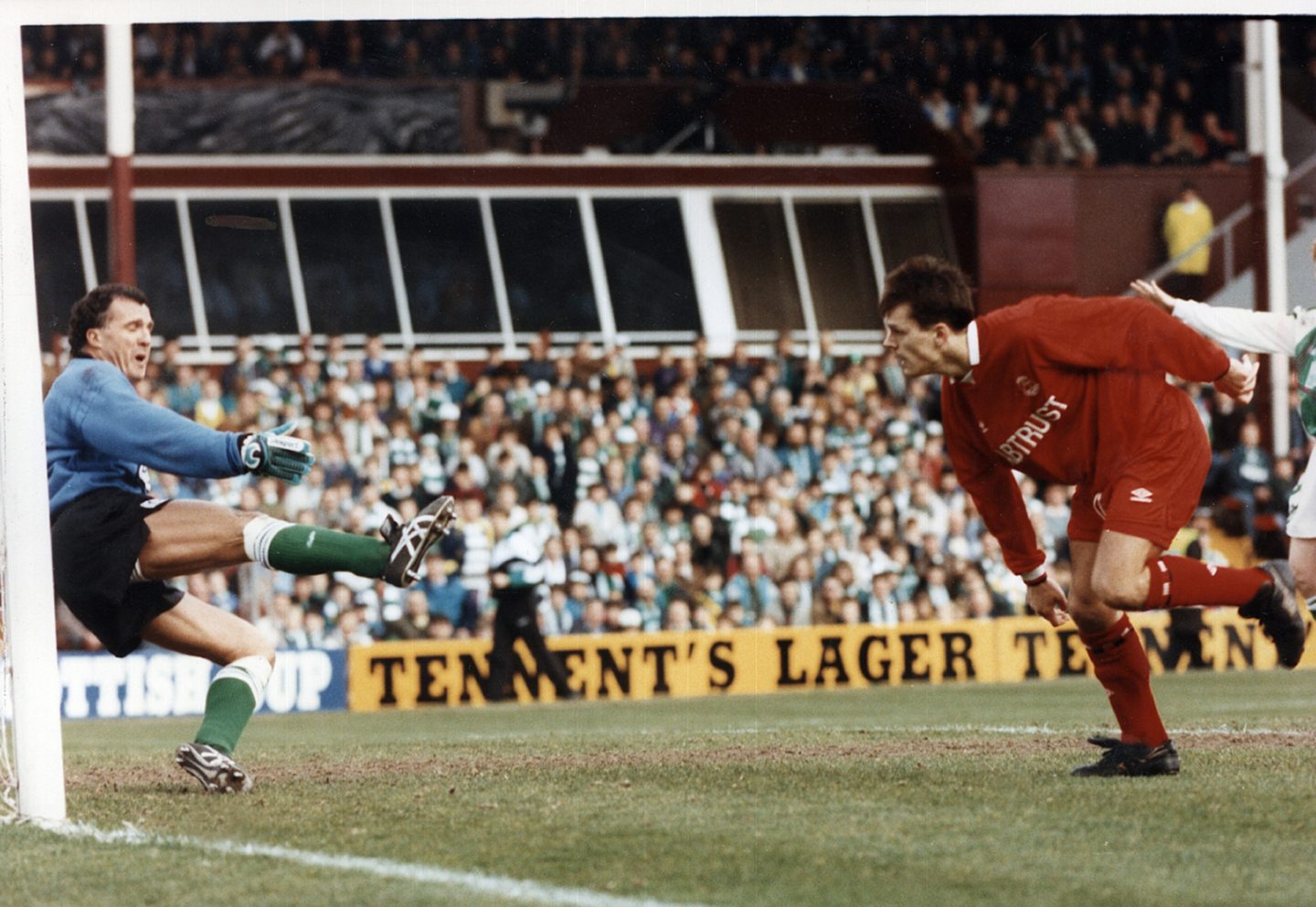 Scott Booth returning to Aberdeen - to manage Dons Women