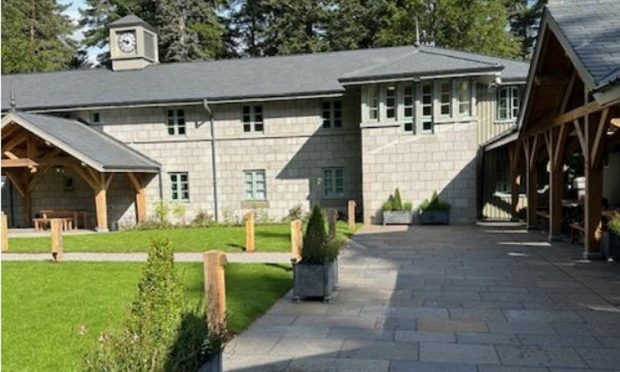 King seeks permission to stage exclusive weddings at Balmoral