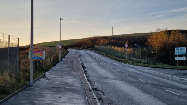 Confusion on Torry road as two speed signs show different limits