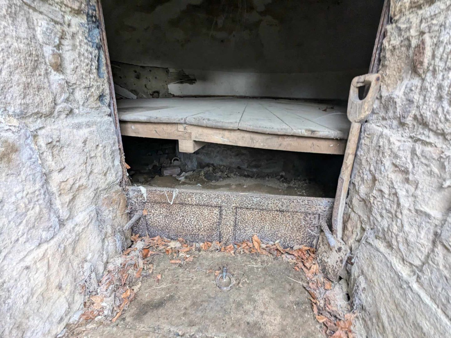 What did I find inside Udny Mort House?