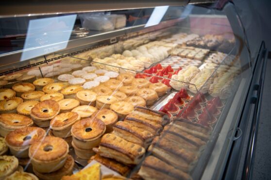 'Inspirational' Highland baker Harry Gow dies aged 89