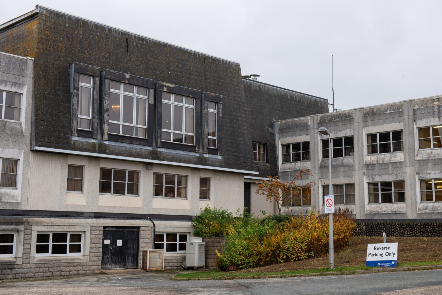 Gordon House: Demolition of old council HQ to take eight months