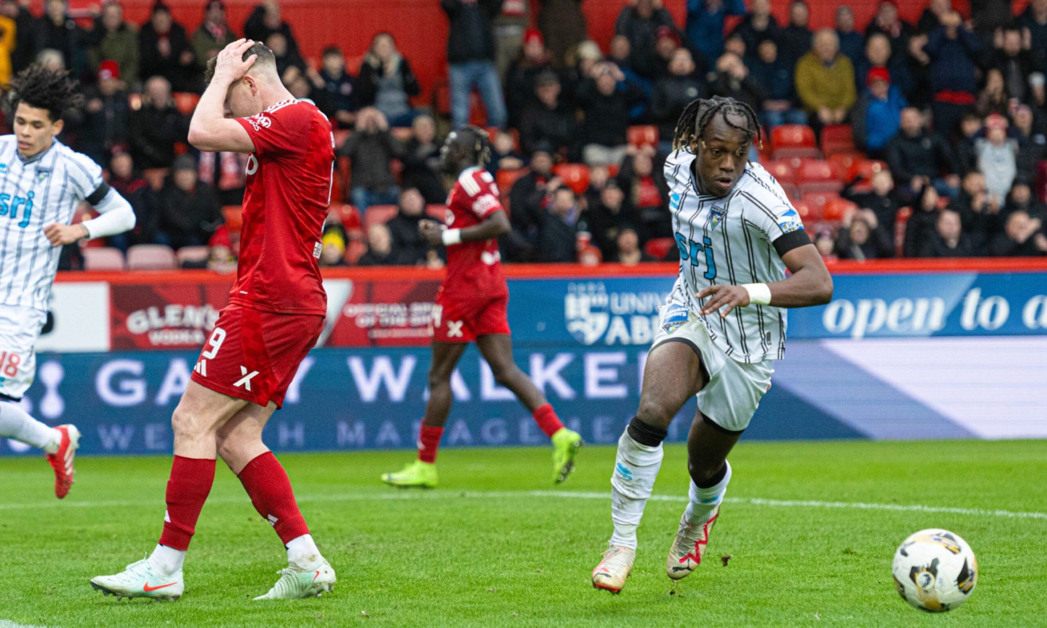 Fan view: Kevin Nisbet's mad Aberdeen miss reflects season