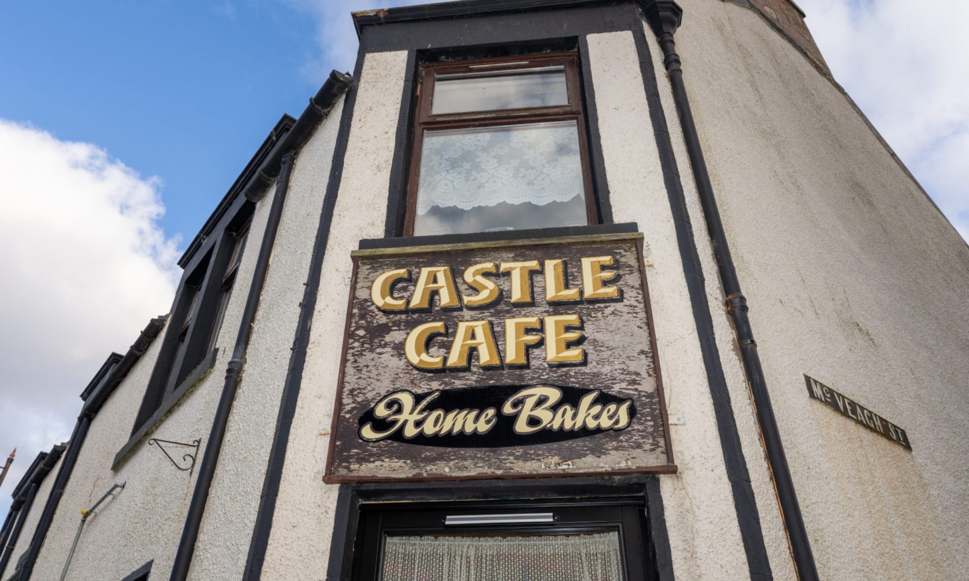 'Inspiring' Huntly couple to bring town's old Castle Cafe back to life