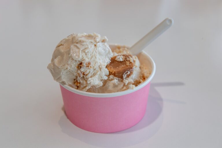 I review ice cream from legendary Rizza's in Huntly