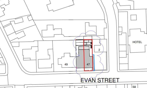 Stonehaven pergola sparks row between Evan Street neighbours