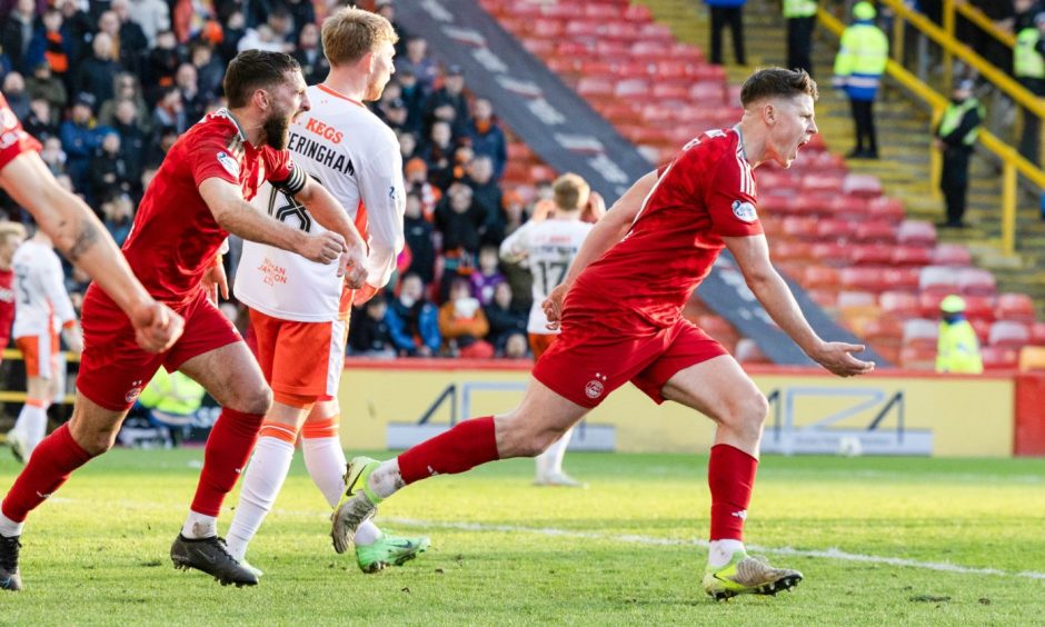 Why Aberdeen FC should sign Kevin Nisbet on a permanent deal