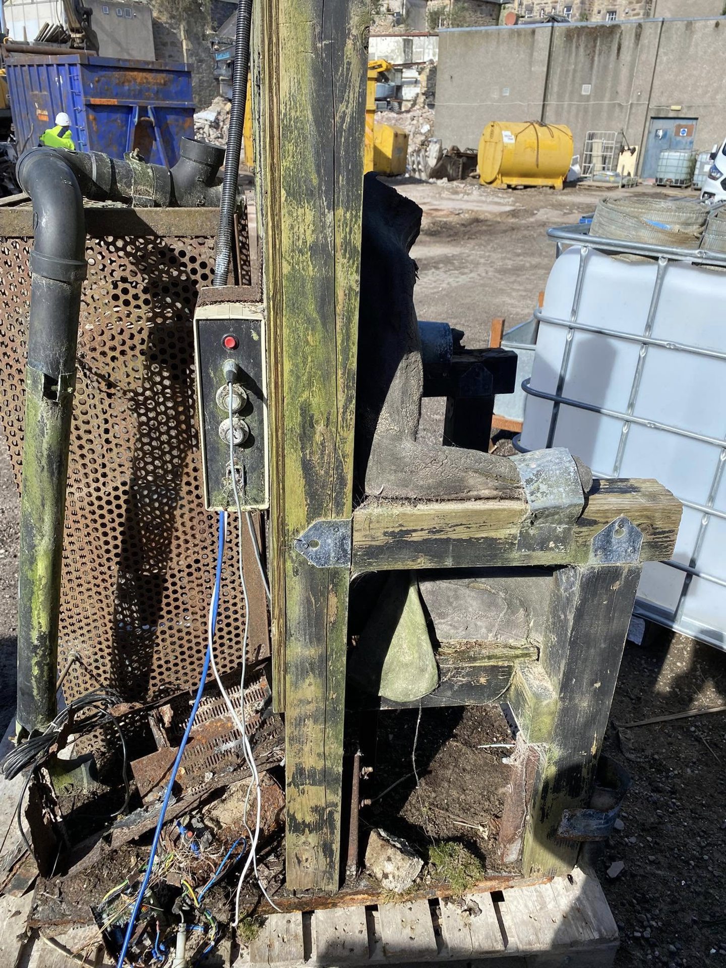 Electric chair dummy removed from Elgin's Jailhouse nightclub