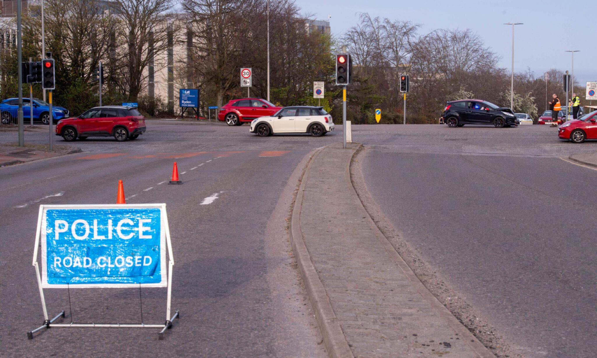 Police and paramedics called to North Anderson Drive crash