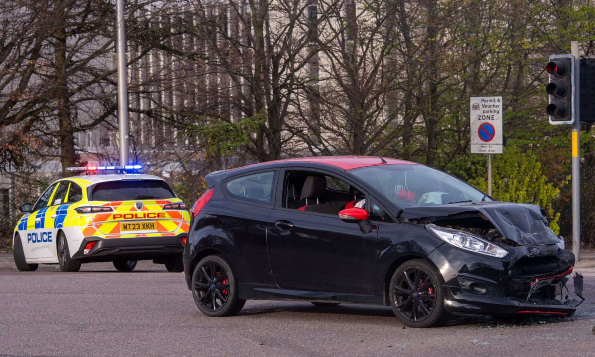 Police and paramedics called to North Anderson Drive crash