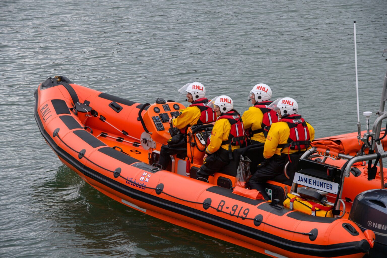 Dunnottar Castle: RNLI Stonehaven rescue after cliff fall