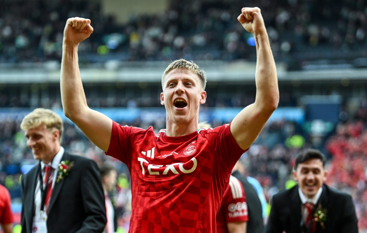 Aberdeen defender Mats Knoester signs new four-year deal