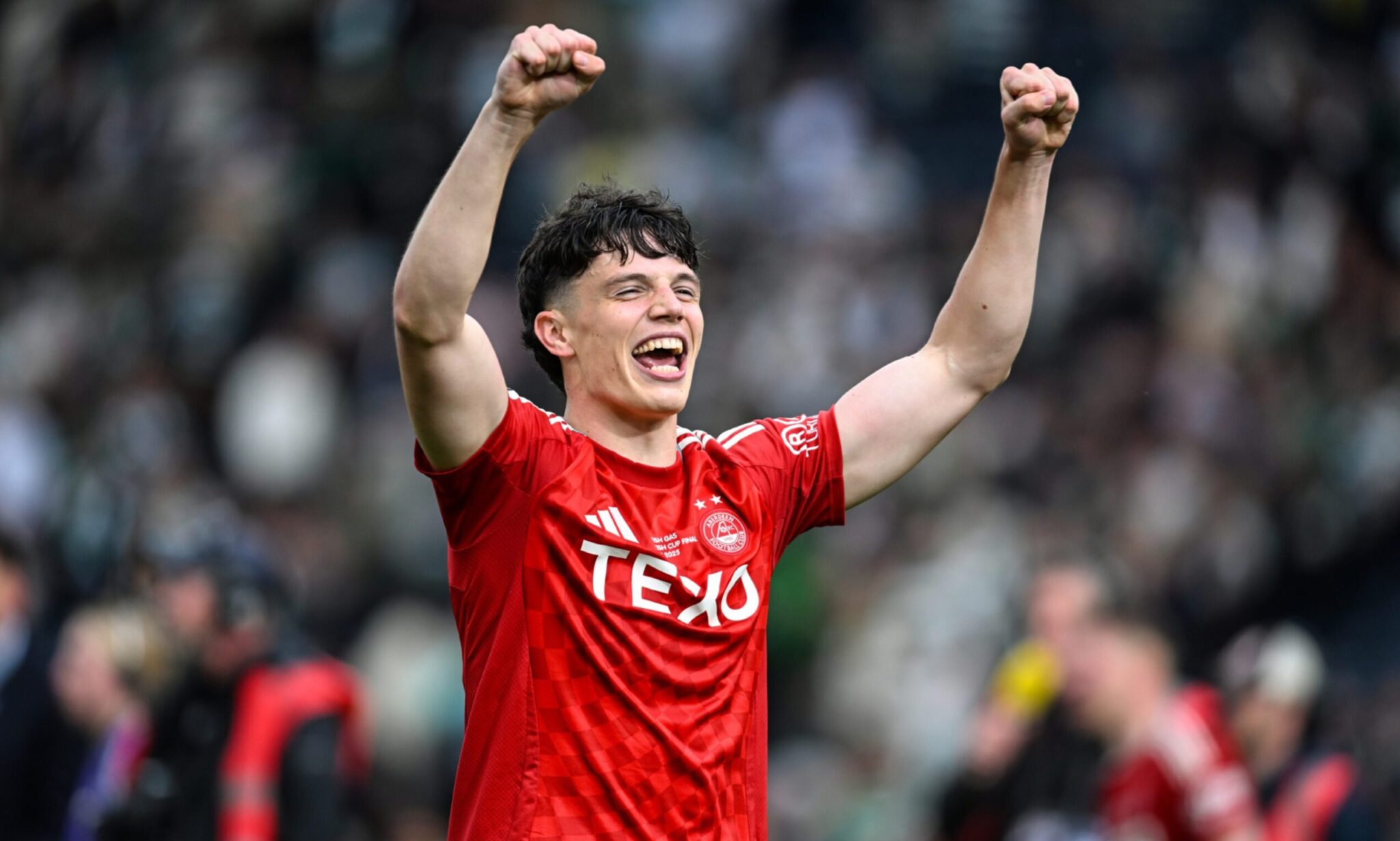 Aberdeen FC defender Jack Milne hailed as future captain, by icon