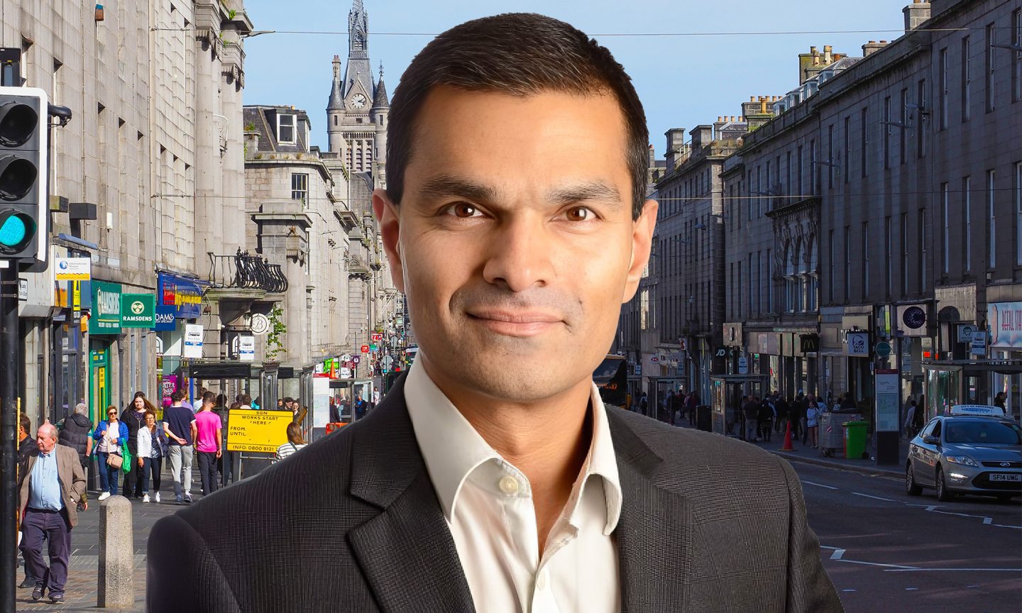 Jonathan De Mello: 'My first job is filling empty Debenhams unit'