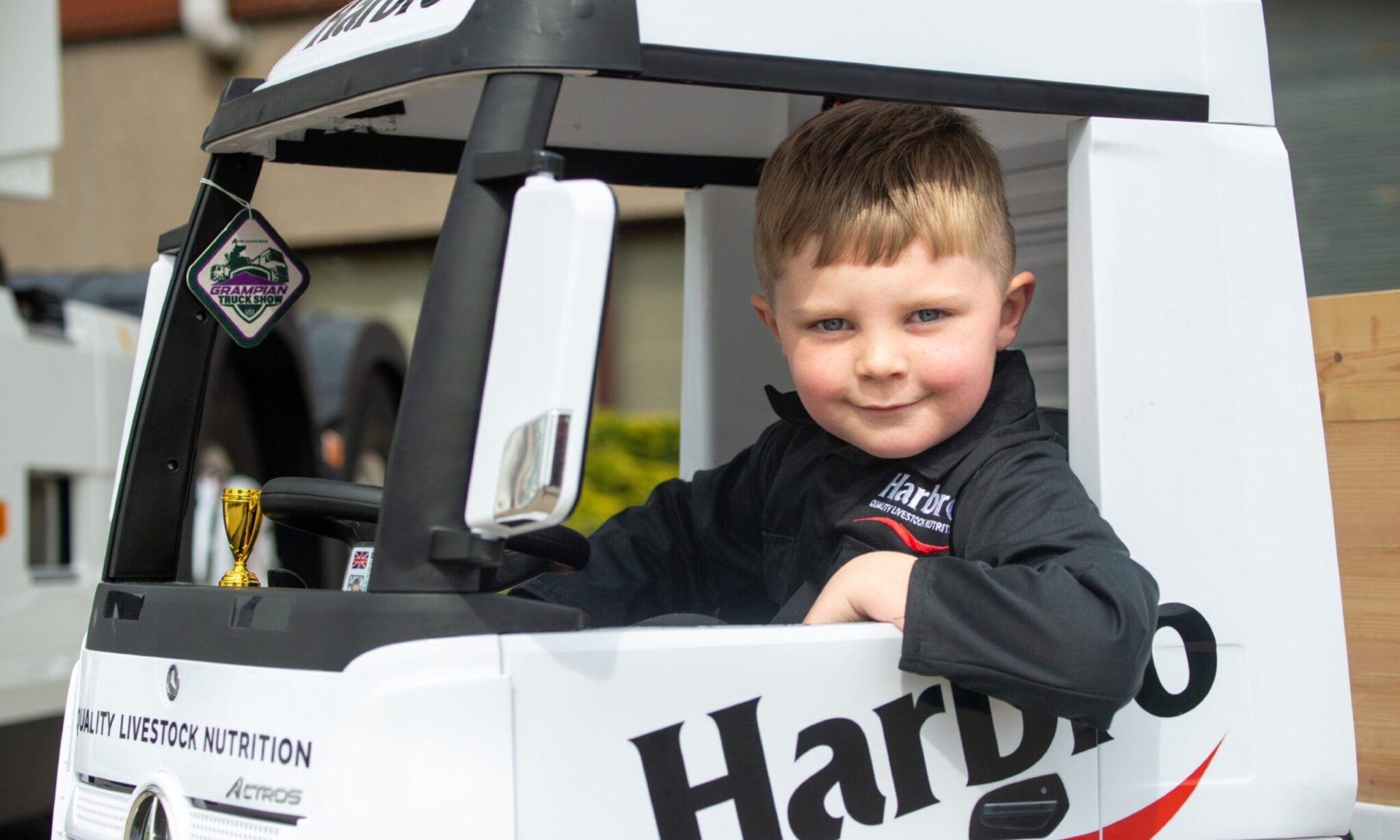 Is Rhylie, 5, from Alford the UK’s youngest lorry driver?