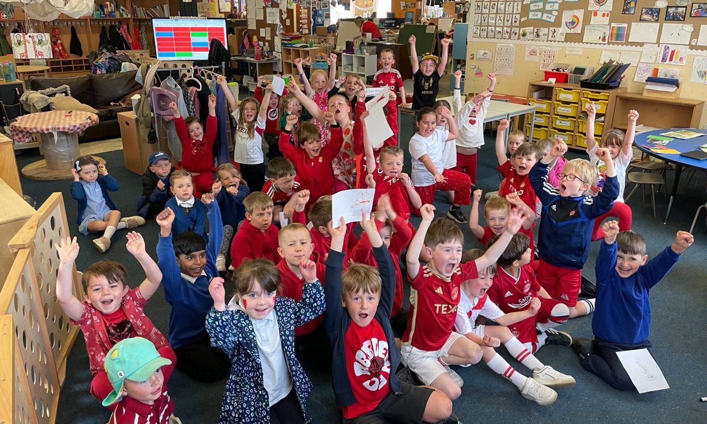Video: Kellands School celebrate Dandy Dons with 'daft' lesson