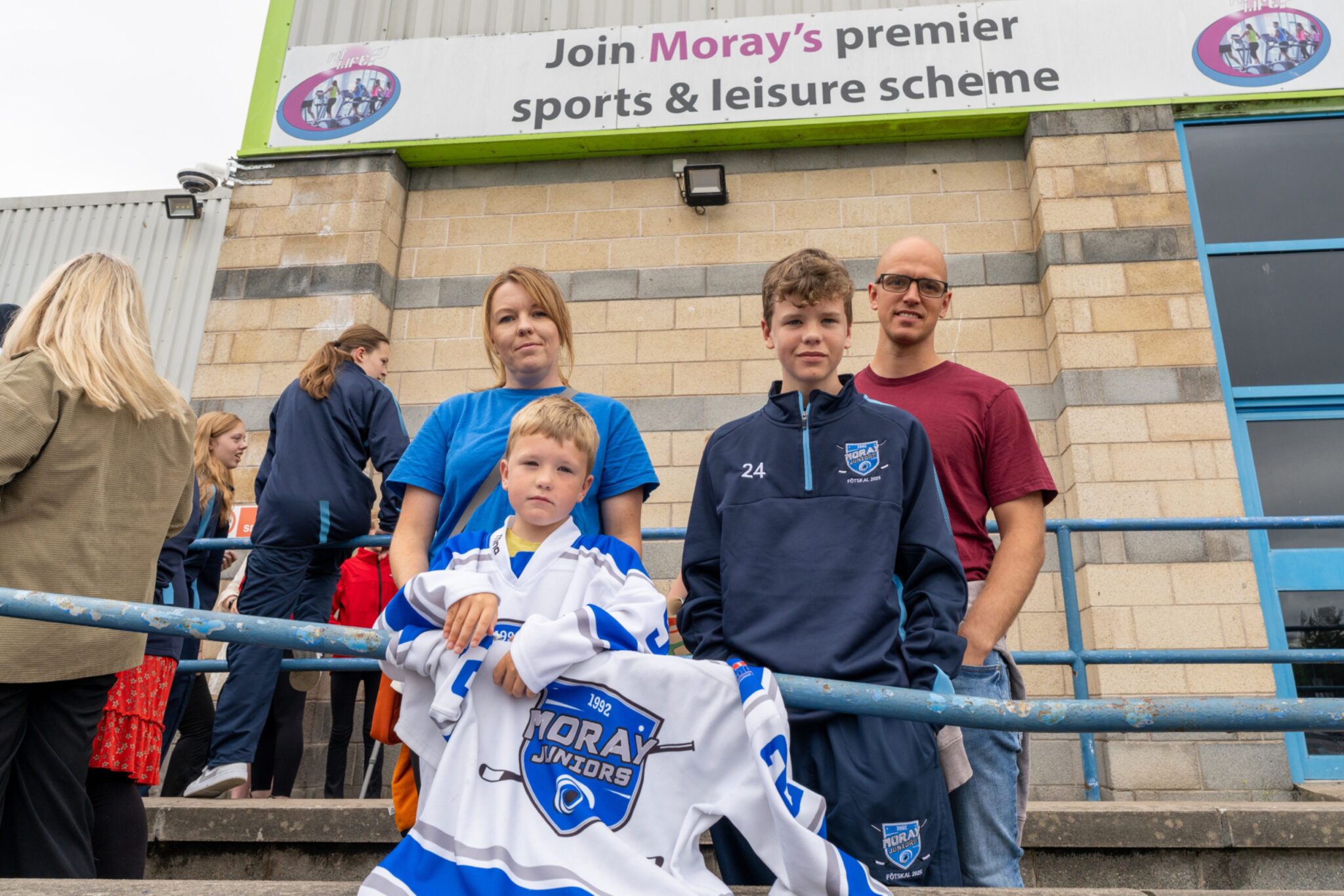 Hundreds gather to protest against closure of Elgin Ice Rink