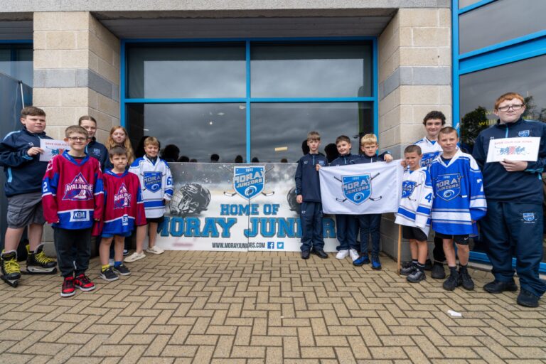 Hundreds gather to protest against closure of Elgin Ice Rink