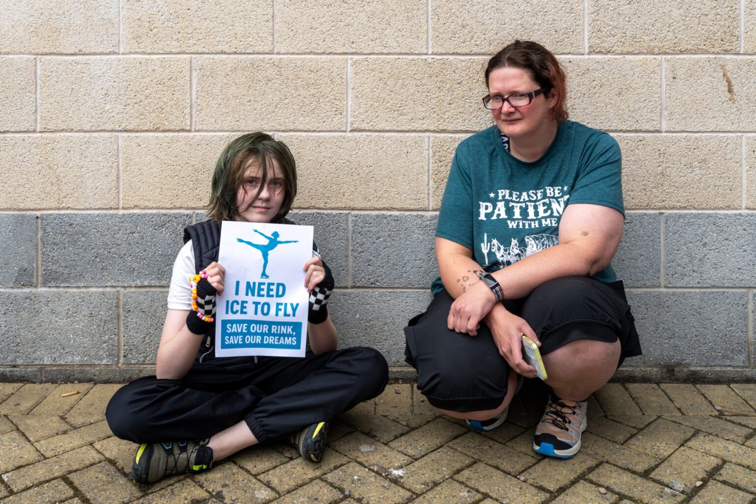 Hundreds gather to protest against closure of Elgin Ice Rink