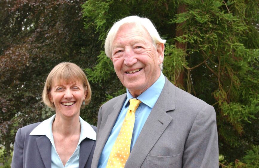 Tributes paid to 'giant' of news Sandy Gall after his death, aged 97