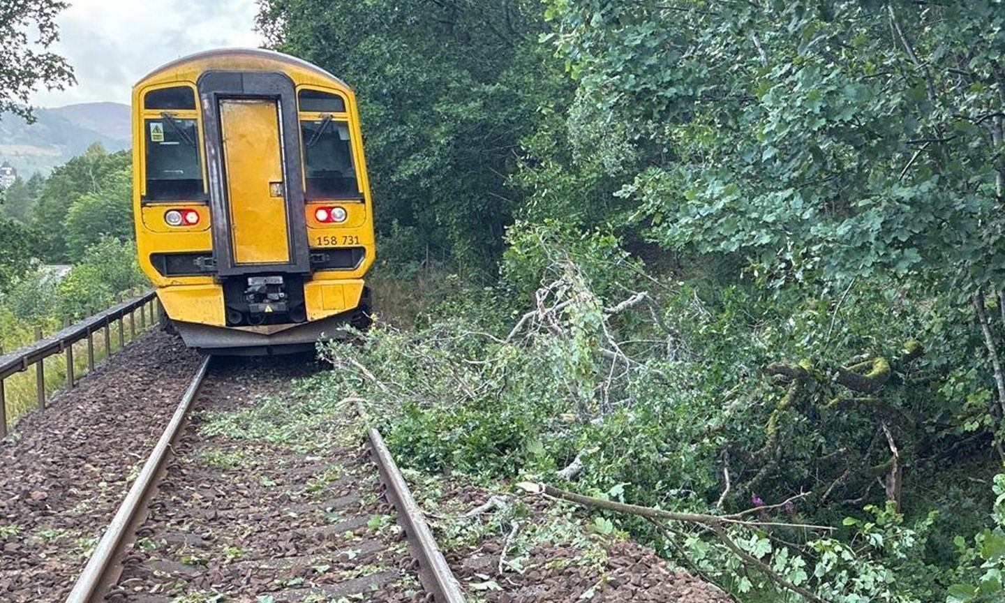 Trains CANCELLED in north and north-east due to Storm Amy