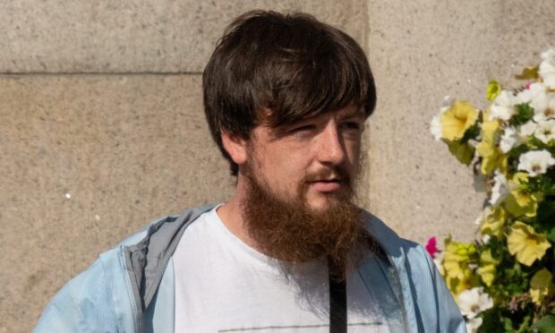 Man hurled abuse at police after chasing car in Elgin