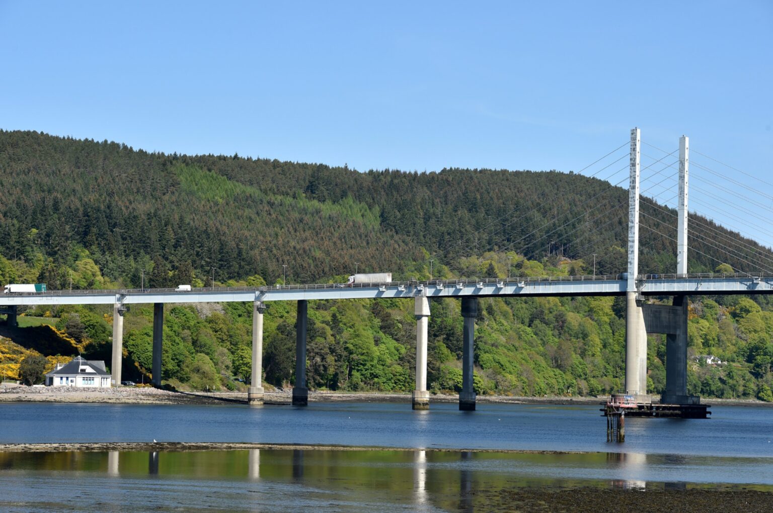 Road closures, train, bus & flight cancellations in Aberdeen & north