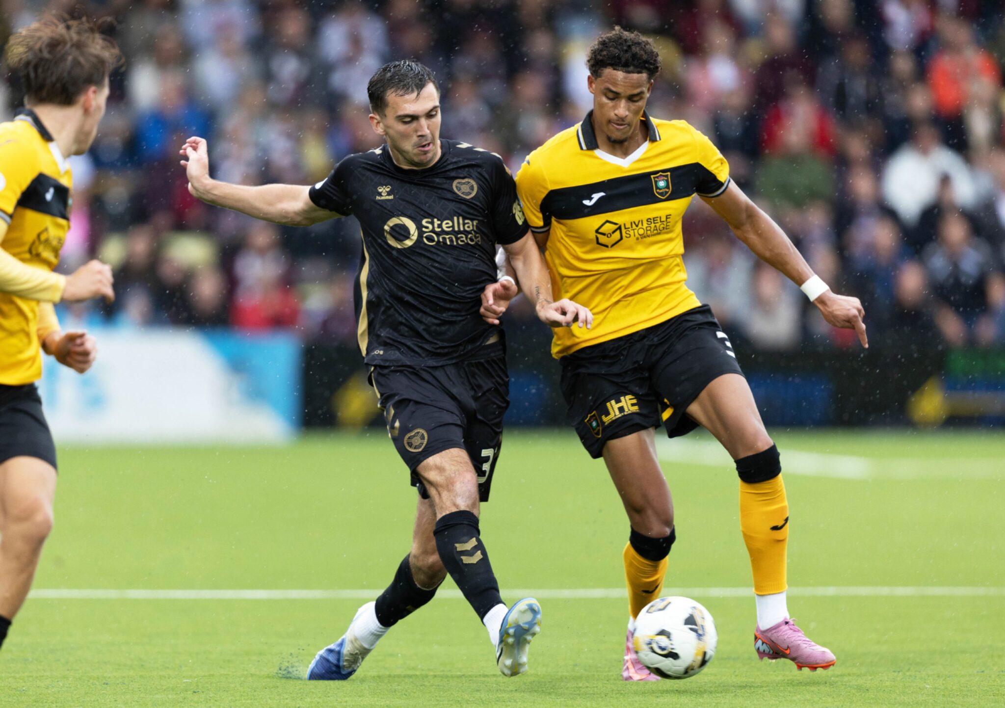 Aberdeen fans' 'humble pie' Kusini Yengi warning; striker deep dive