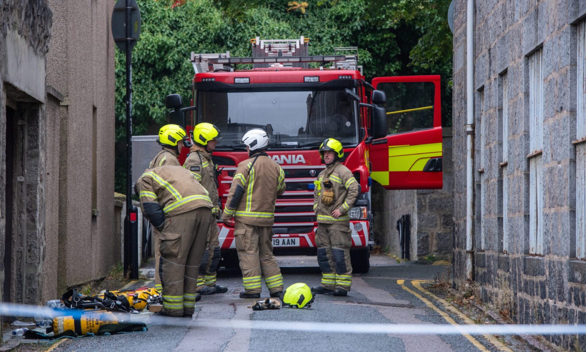 Crews extinguish fire on Ruby Lane in Aberdeen