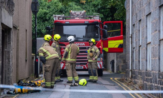 Crews extinguish fire on Ruby Lane in Aberdeen