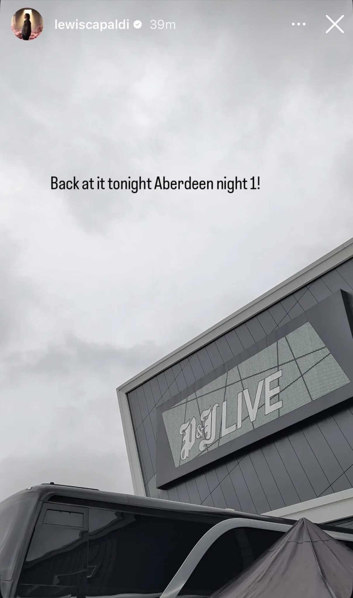 Lewis Capaldi arrives in Aberdeen ahead of two gigs at P&J Live