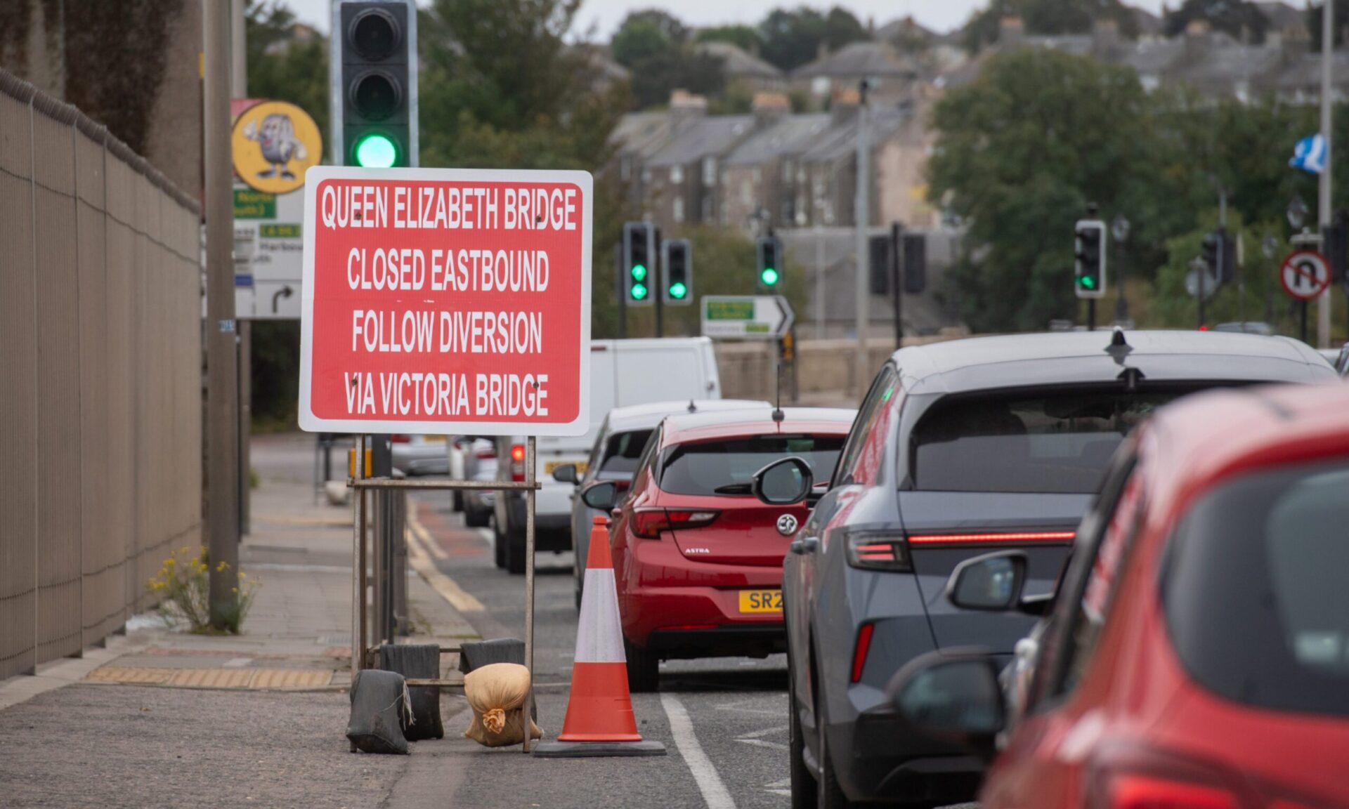 Traffic chaos deepens due to new Queen Elizabeth Bridge closures