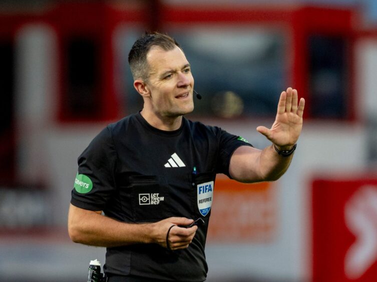 Aberdeen v Hibs ref watch: Stuart Armstrong's delayed drop