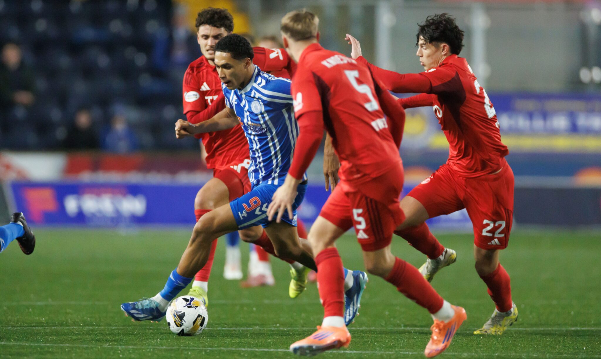 Joe Harper: Aberdeen FC players fight for boss Jimmy Thelin