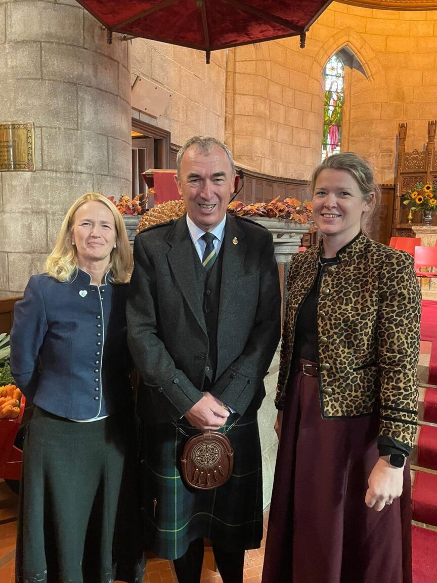 King and Queen attend harvest service at Crathie Kirk