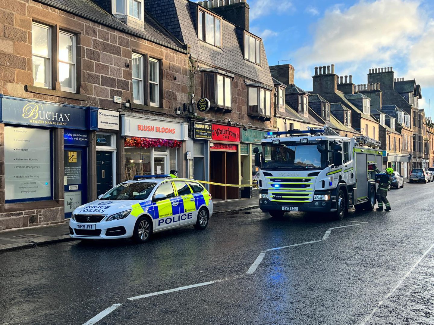 Stonehaven cafe forced to close due to 'hanging' window above