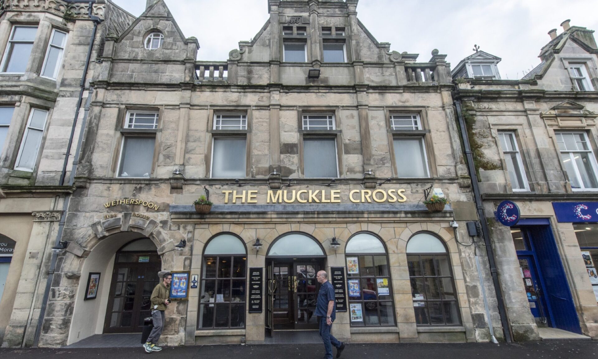 Which Wetherspoon pubs are open on Christmas Day?