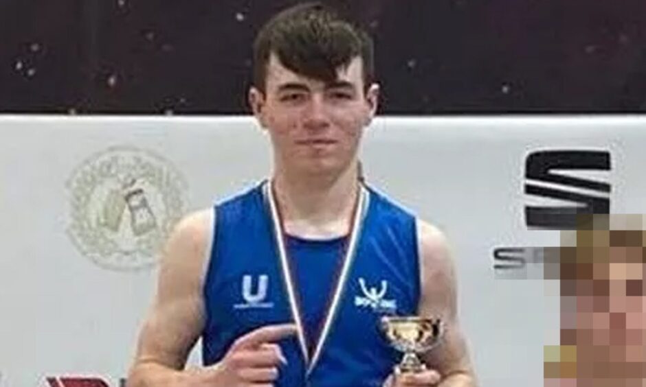 Fyvie boxer punched man on street leaving him covered in blood