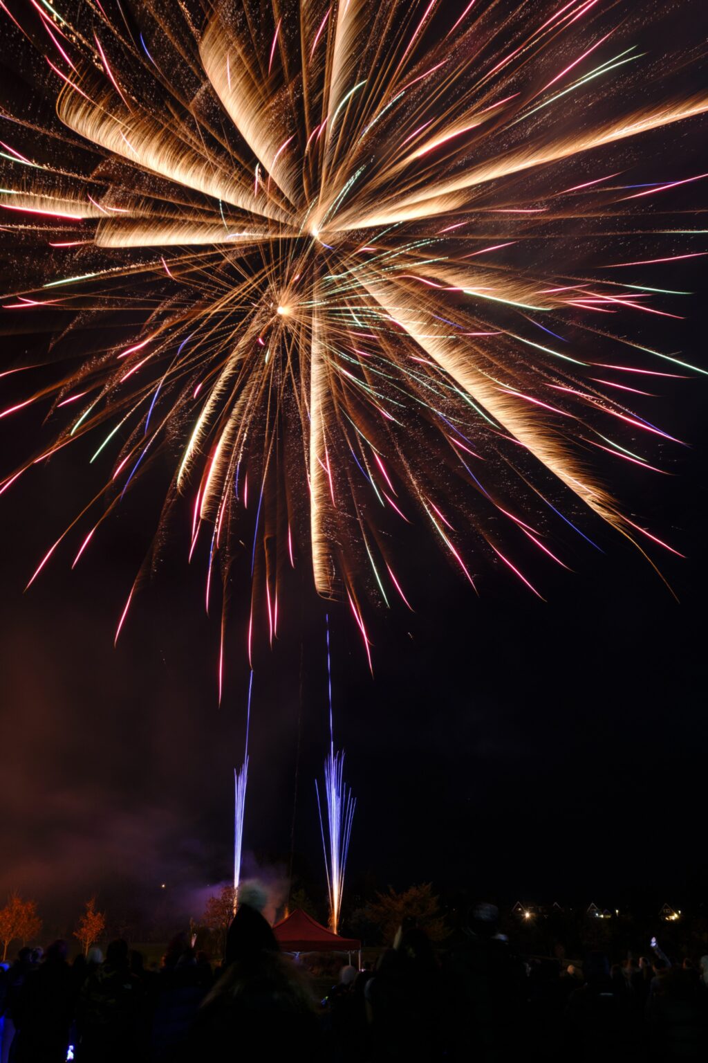 Gallery: Bonfire Night lights up Mineralwell Park in Stonehaven - Press ...